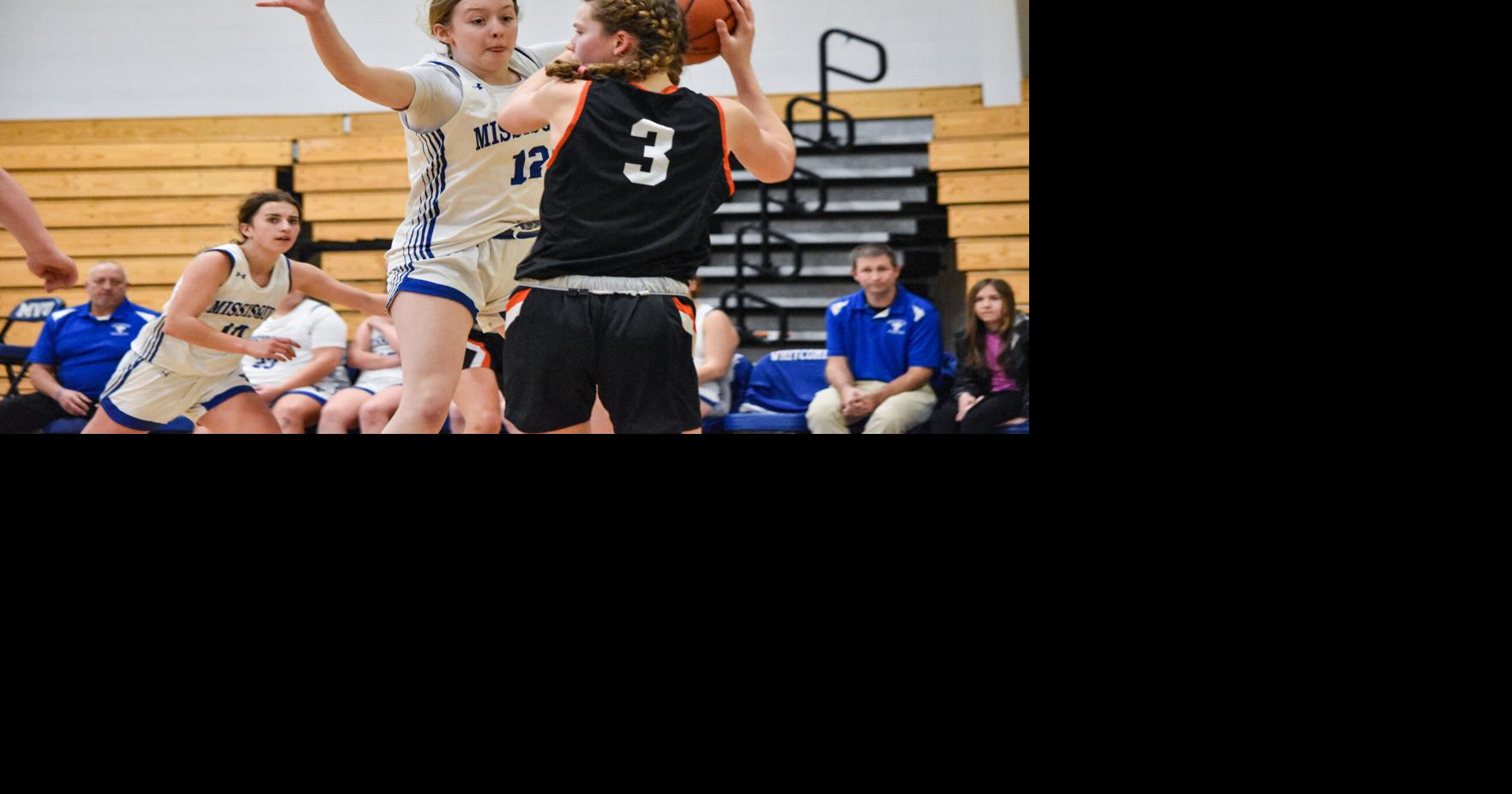 T-birds girls’ hoops fall to Middlebury | Sports | samessenger.com