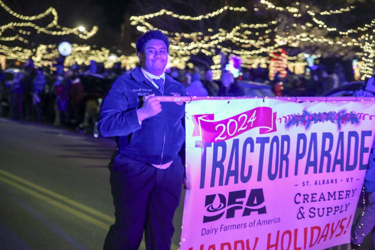 Biggest Holiday Tractor Parade draws hundreds to St. Albans | Local ...