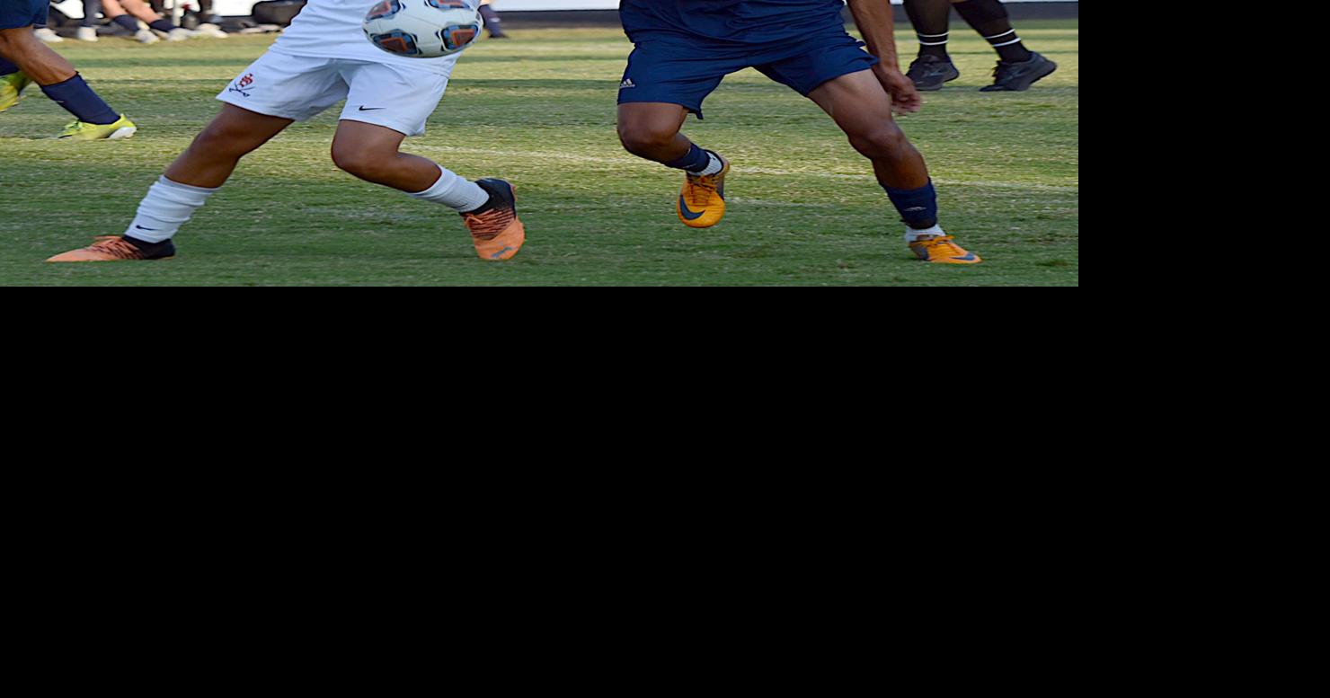 Jackets stay atop SAC soccer standings | Archives | sanfordherald.com