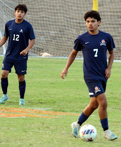 Lee, SL soccer open week with wins | Archives | sanfordherald.com