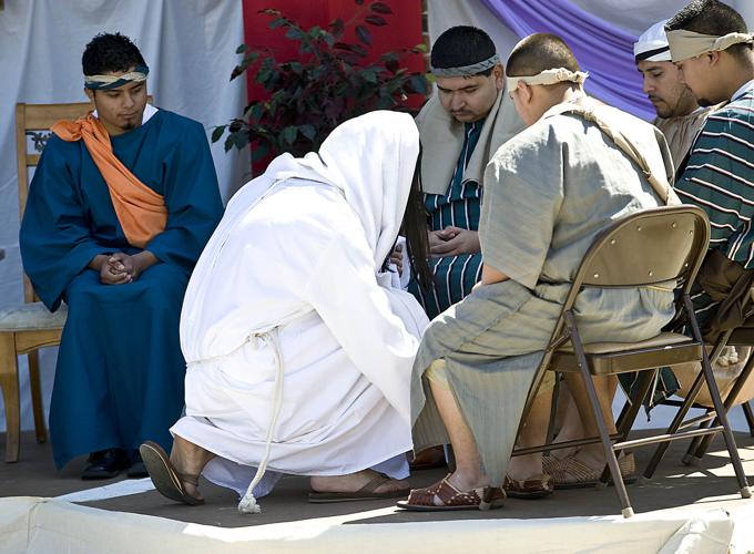 Stations of the Cross - Photo essay by Wesley Beeson | Photo Galleries ...