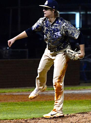 Jackets sting Western for eighth win | Archives | sanfordherald.com