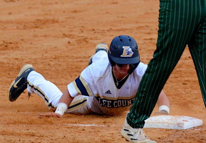 Lee outlasts SoJo to make second round | Archives | sanfordherald.com