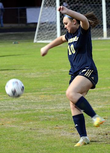 Lee soccer scores two straight victories | Archives | sanfordherald.com