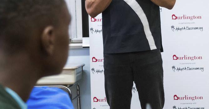 Rapper Common surprises students at N.Y. school, donates money | News ...