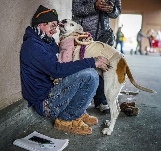 Group helps homeless people keep their pets healthy | Local News ...