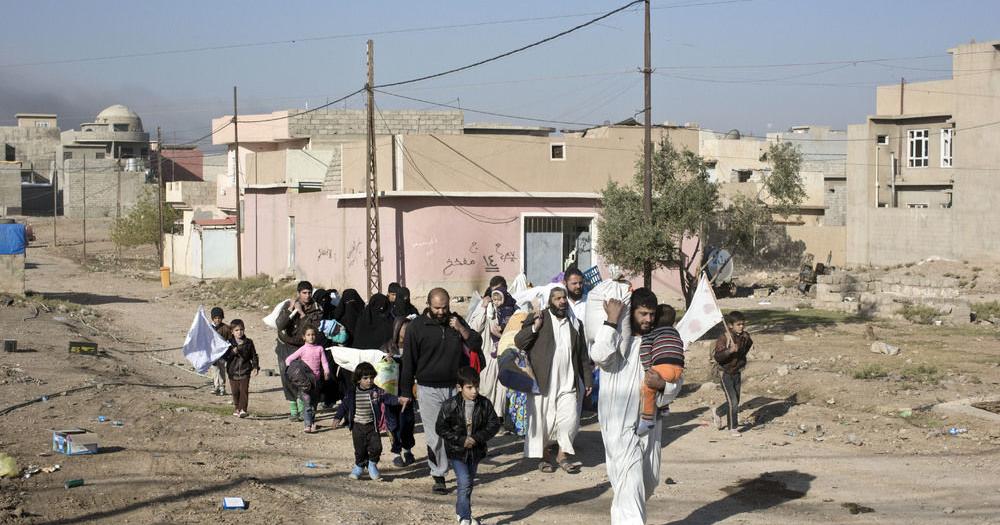 Human shields, barricades slow Iraqi advance into Mosul | News ...