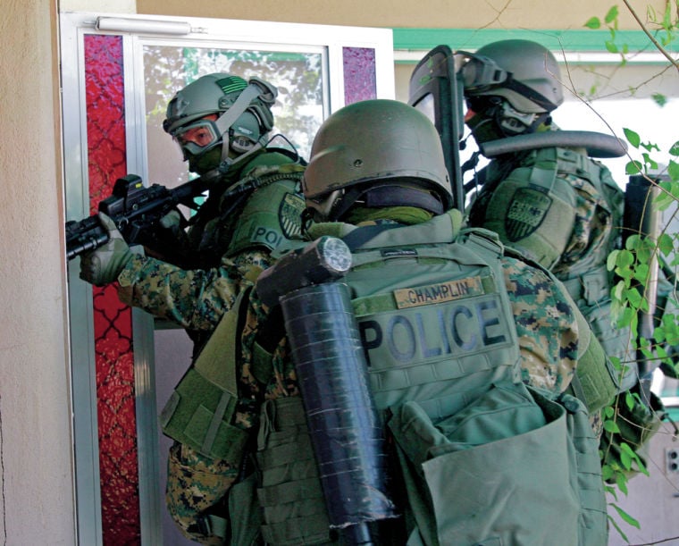 Local nonprofit helps Santa Fe SWAT team train - News - Santa Fe New ...
