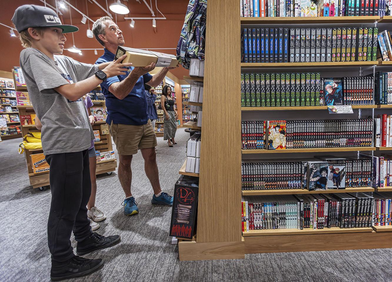 Barnes & Noble opens doors to eager Santa Fe book lovers | Business ...