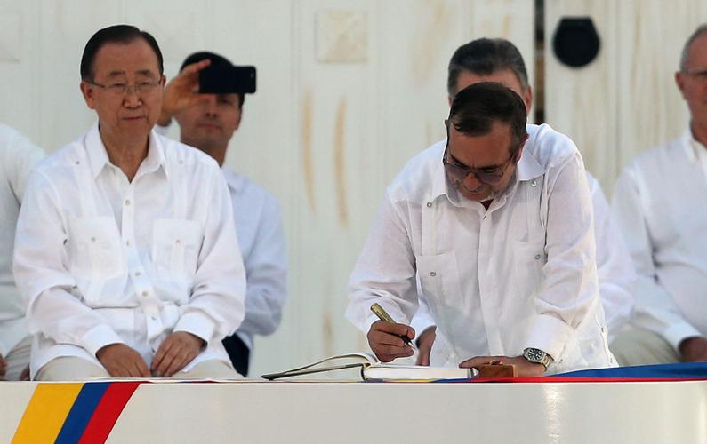 Colombia, FARC sign historic peace deal | News | santafenewmexican.com