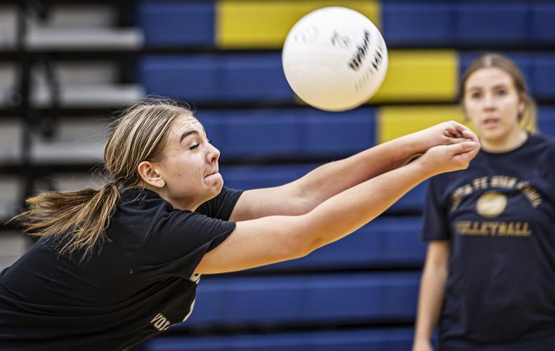 Sallee refuses to let ACL injury sideline her, helps Santa Fe High ...