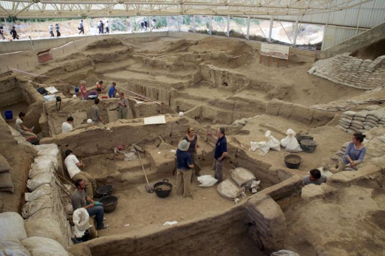 Early urbanites: Neolithic settlement of Çatalhöyük | Pasatiempo ...