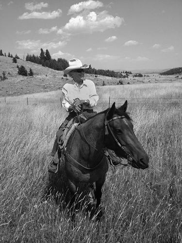 Close to the land: Photographs by Barbara Van Cleve | Books ...