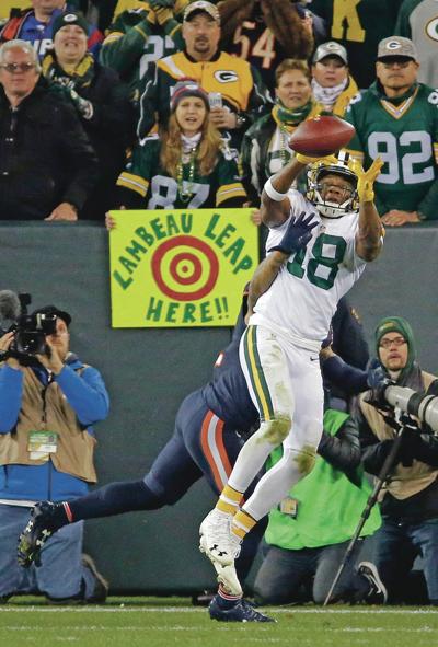 Rodgers throws 3 TD passes, Packers beat Bears 26-10 | Sports ...