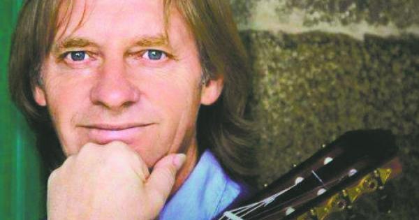 Onstage – Transcriptions: guitarist David Russell | In Concert ...