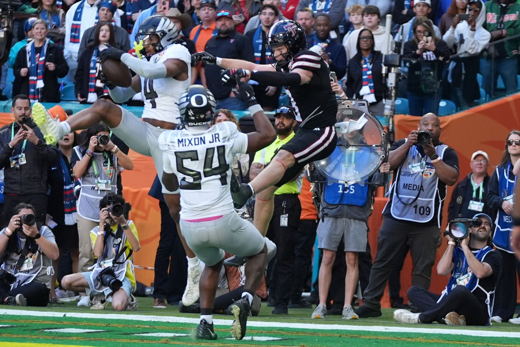 Defense carries the day for Oregon, as Ducks defeat Texas Tech 23-0 ...