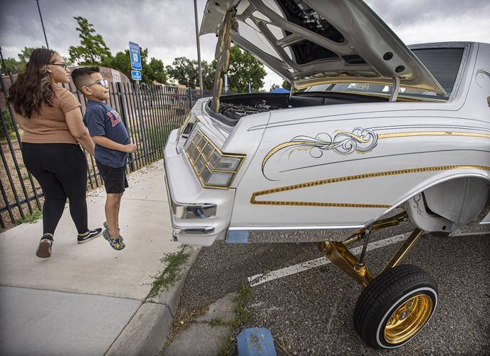 Española basks in art of lowriders, car culture | Local News ...