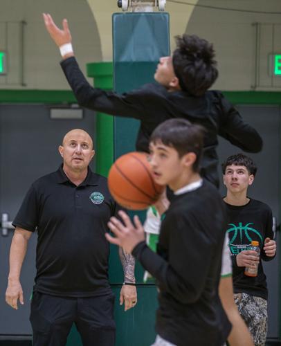 Pojoaque coach rebounding career with other castoffs | Sports ...