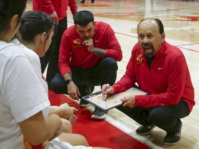 New Española Valley coach Ray Romero gets assist from his family ...