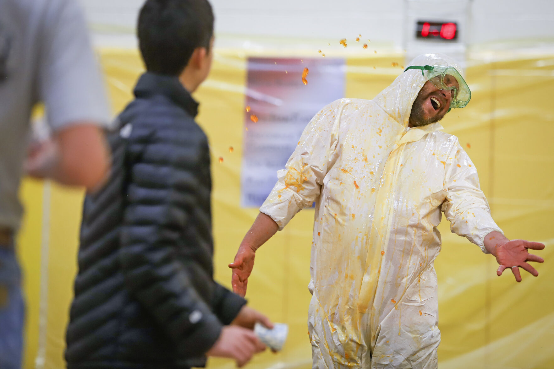 Santa Fe teacher honored with prestigious Golden Apple award | Local ...