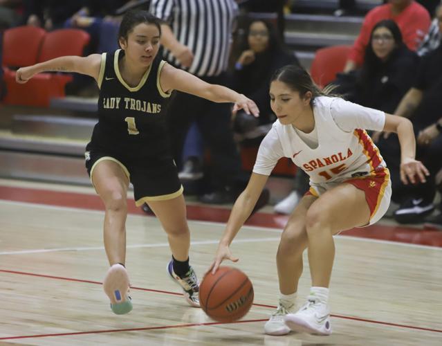 New Española Valley coach Ray Romero gets assist from his family ...