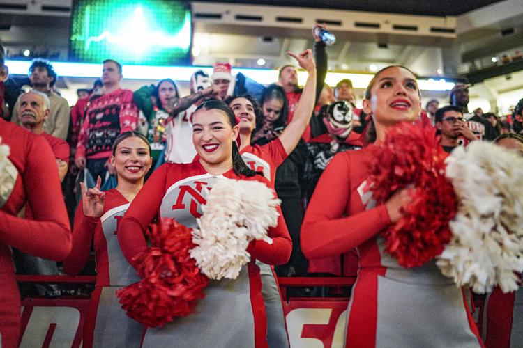 1,000 reasons to celebrate Lobos' games in The Pit | Sports ...