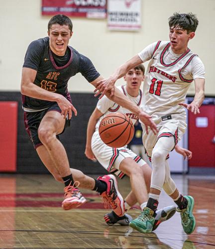 Rusty Phoenix absorb Panthers' blows, rally for 13th straight win ...