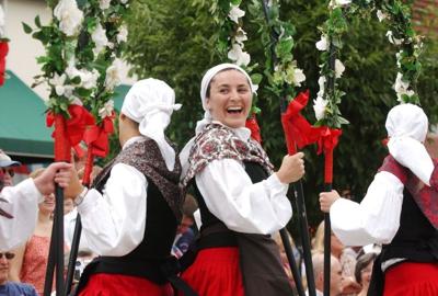 basque dancers