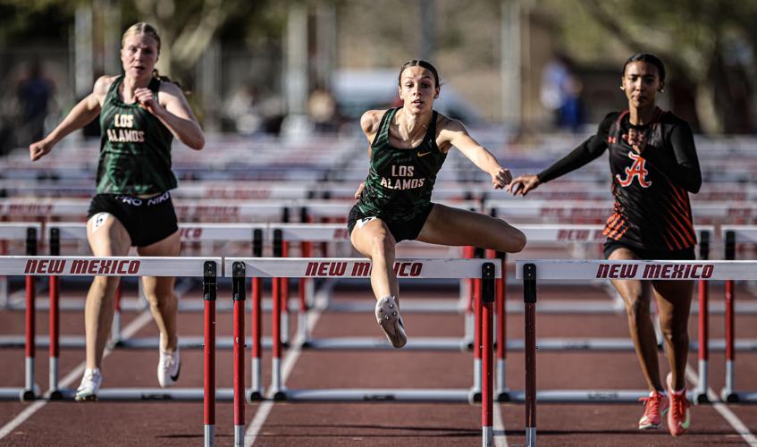 Santa Fe High's Melton, Los Alamos' Bibeault dominate Sepulveda Meet of ...