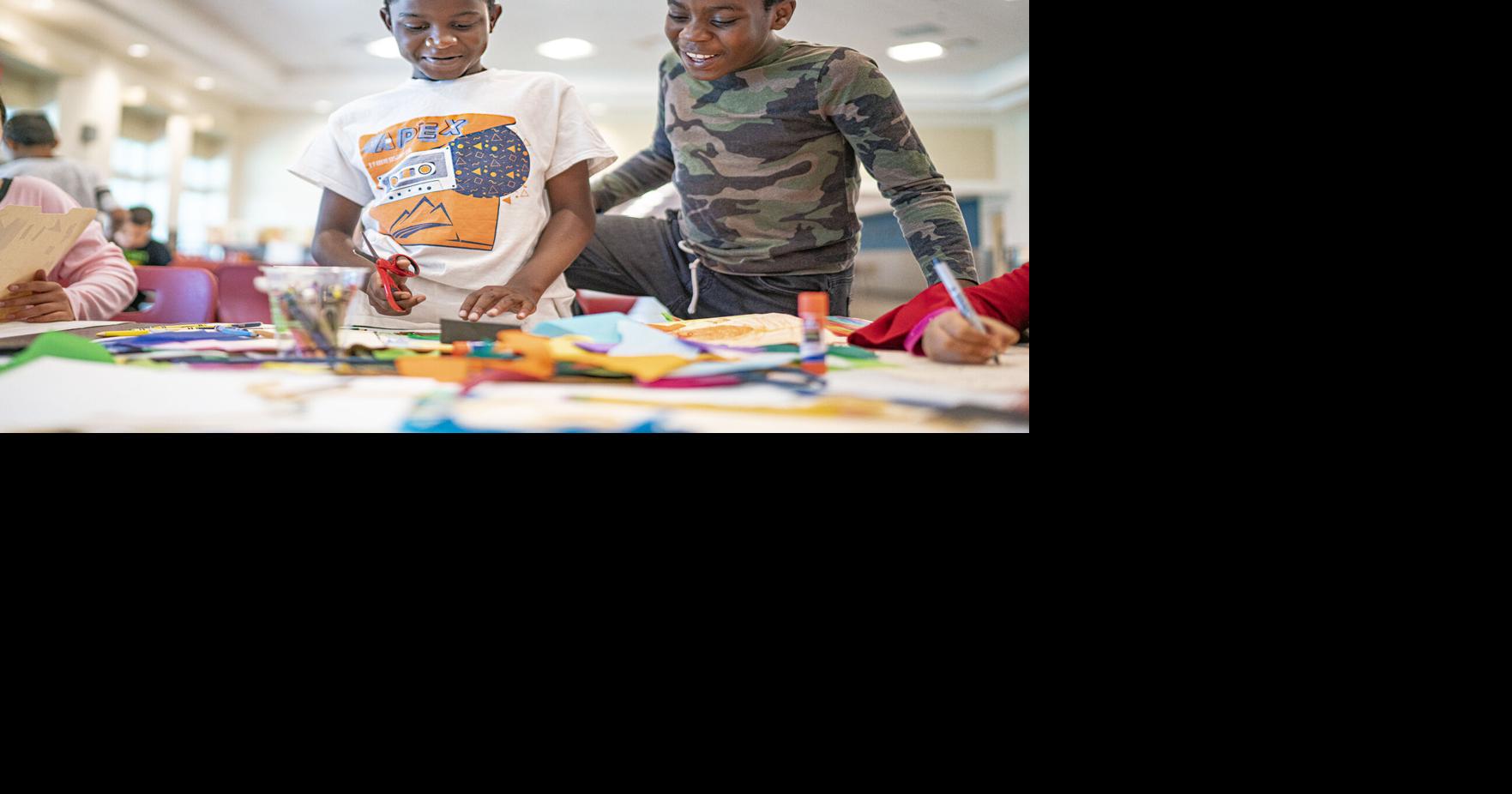 Santa Fe schools, groups try to welcome influx of new student arrivals ...