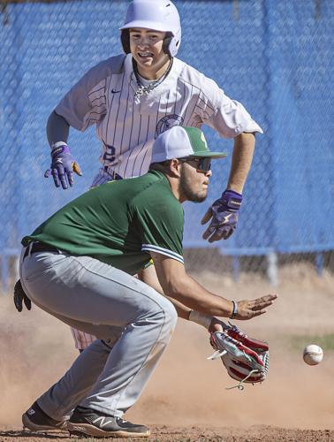 Horsemen's bats come alive in 19-9 rout of Dons | Sports | santafenewmexican.com
