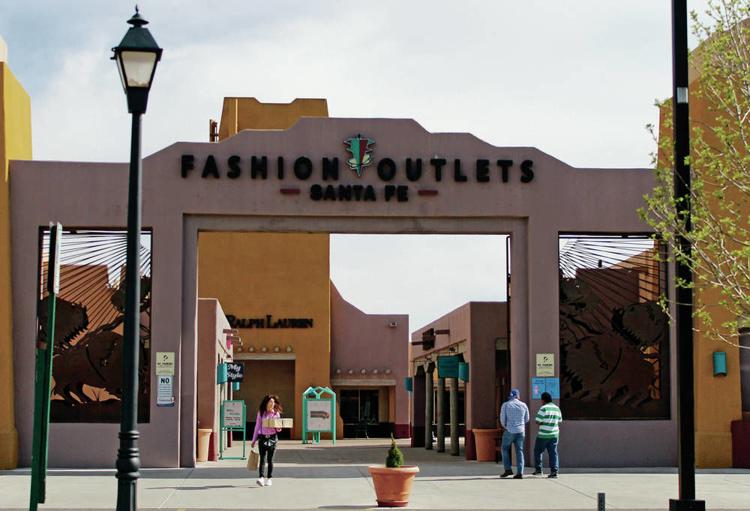 Santa Fe outlet stores not ready to close up shop | Business ...