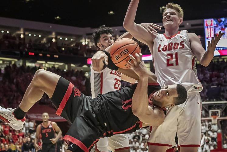 Gallery: Lobos upset Aztecs 88-70 in the Pit | Local News ...