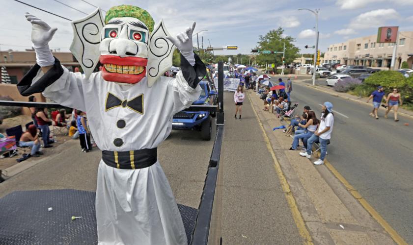 Historical/Hysterical Parade comes back big after pandemic pause ...