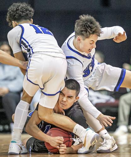 Horsemen find a different way to another rout of the Warriors in the 3A ...