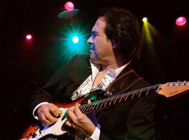 Straight from Vegas: Jerry López and Friends | In Concert ...