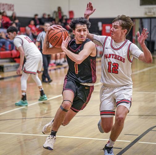 Rusty Phoenix absorb Panthers' blows, rally for 13th straight win ...