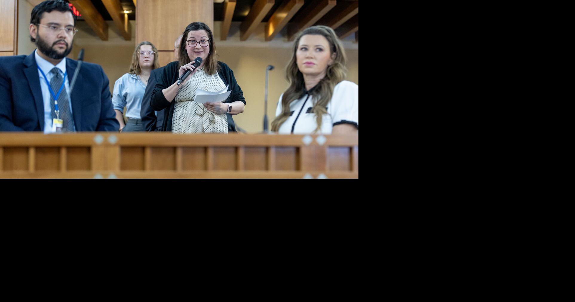 Schools, teachers, students weigh in on phone lock bill | Education ...