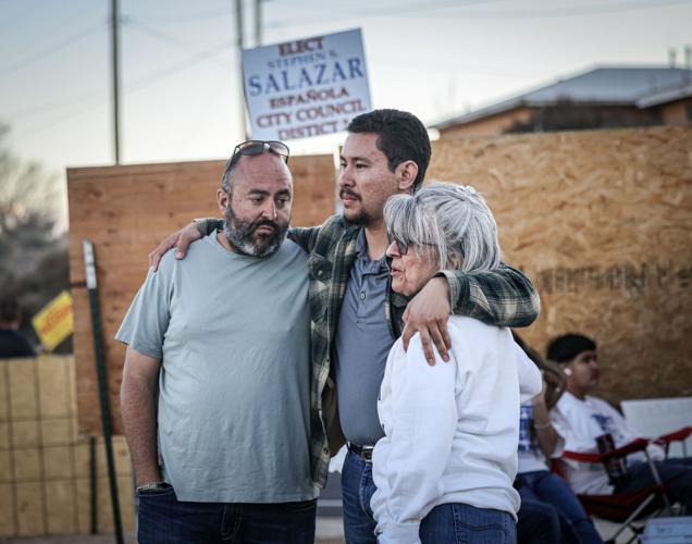 Española overwhelmingly elects new mayor, sweeping aside incumbent ...