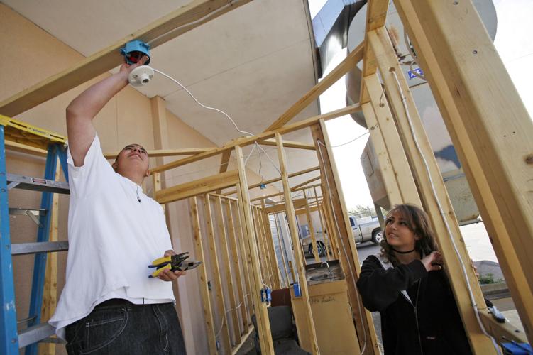 After five decades, program that had Santa Fe high schoolers build real ...