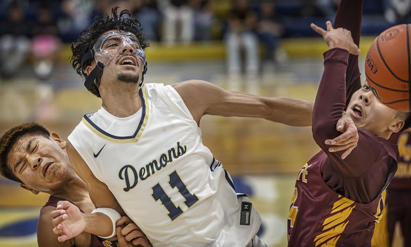 Santa Fe High beats Santa Fe Indian School 49-47 to reach title game ...
