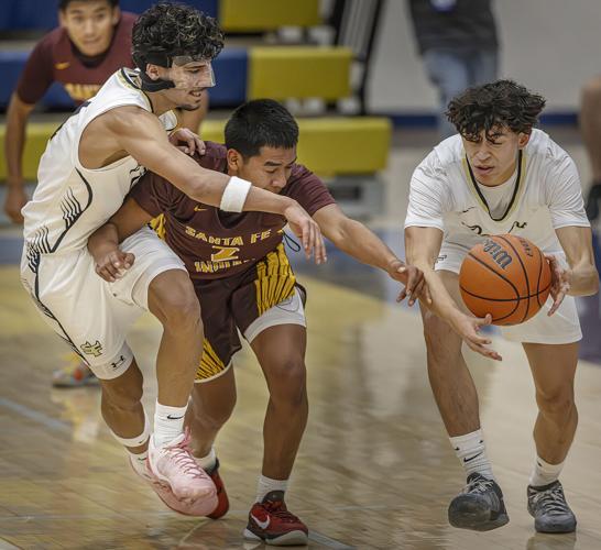 Santa Fe High beats Santa Fe Indian School 49-47 to reach title game ...