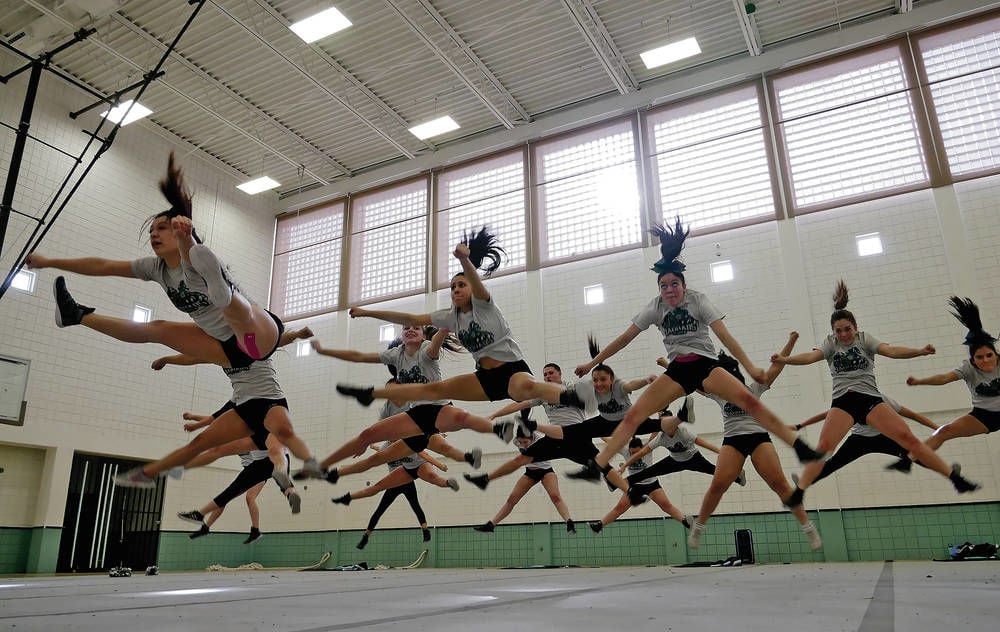 Lady Jaguars cheer team on hunt for trophy | Sports | santafenewmexican.com