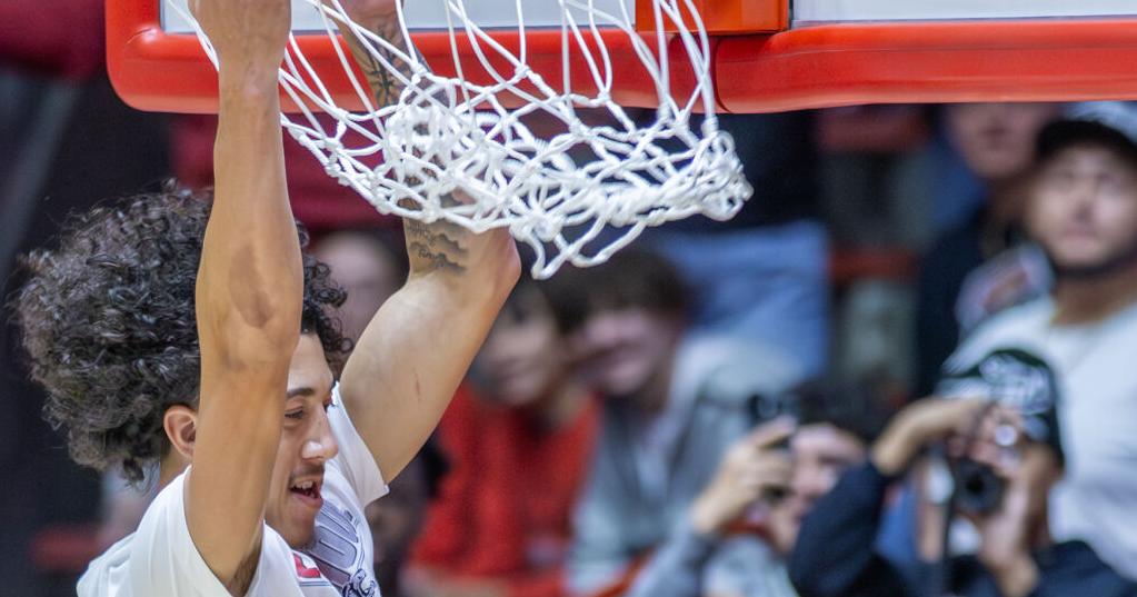 Lobos fans gets first look at new players, coaches during Lobo Howl ...