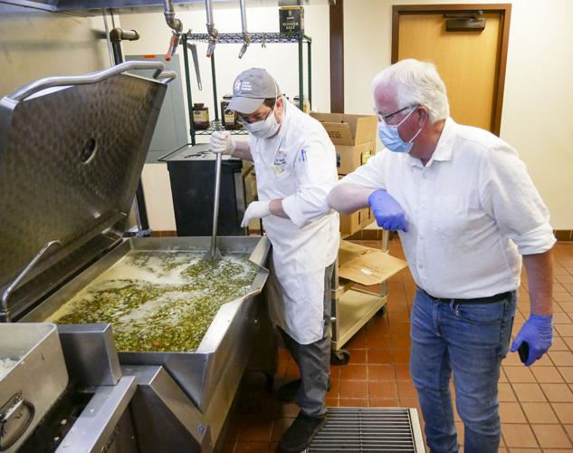 Santa Fe Community College students, volunteers prepare meals for those ...