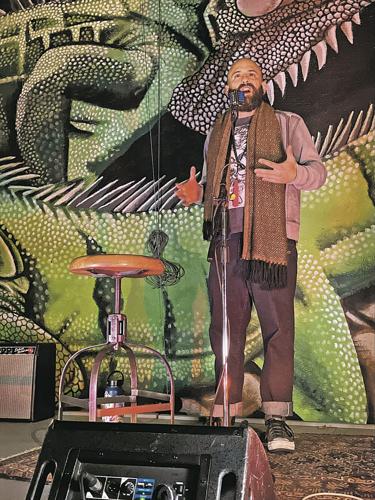 Albuquerque poet finds rhyme and reason to start a new poetry slam ...