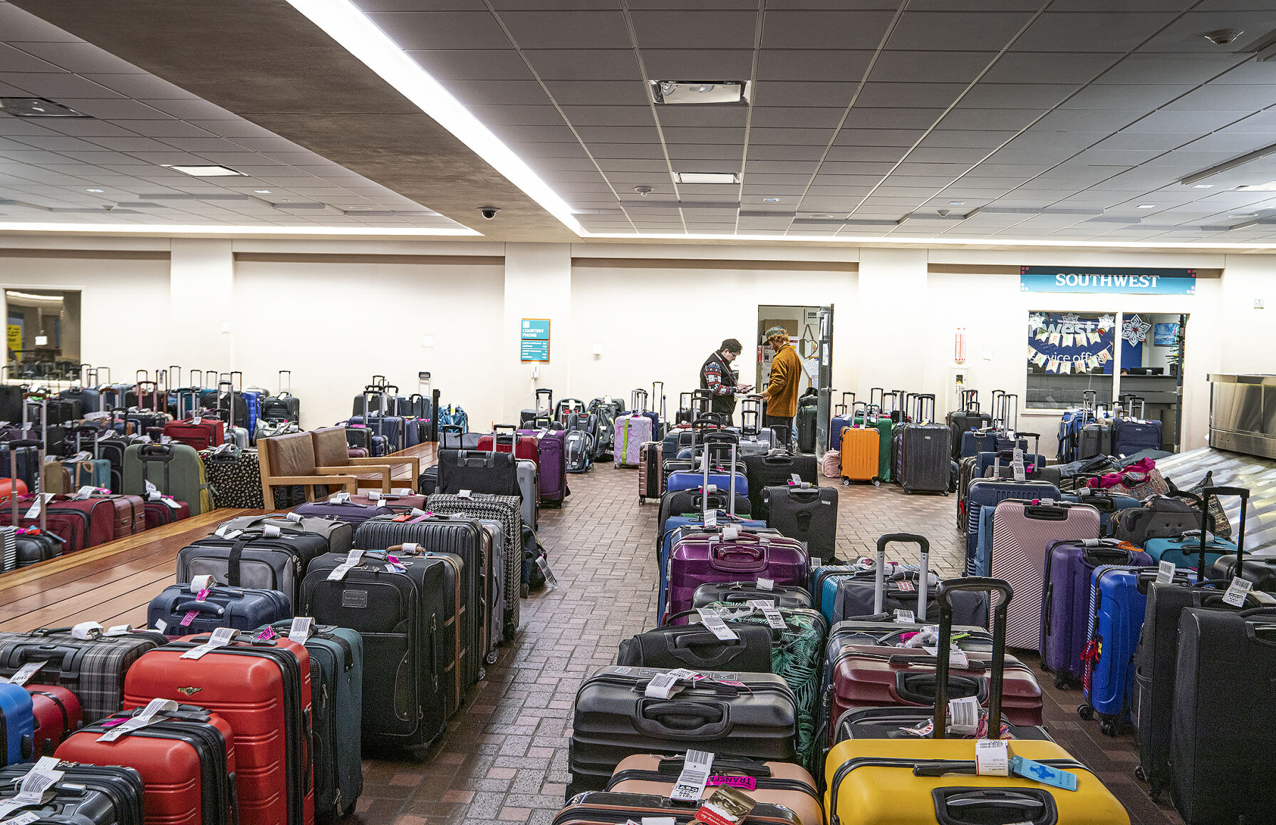 Federal funds fly in to aid New Mexico airports | Business ...