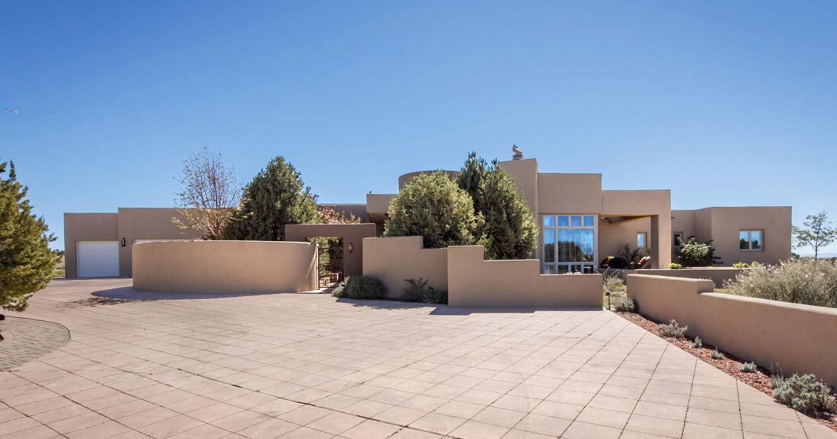 A beauty up in Las Campanas | Home/Real Estate | santafenewmexican.com