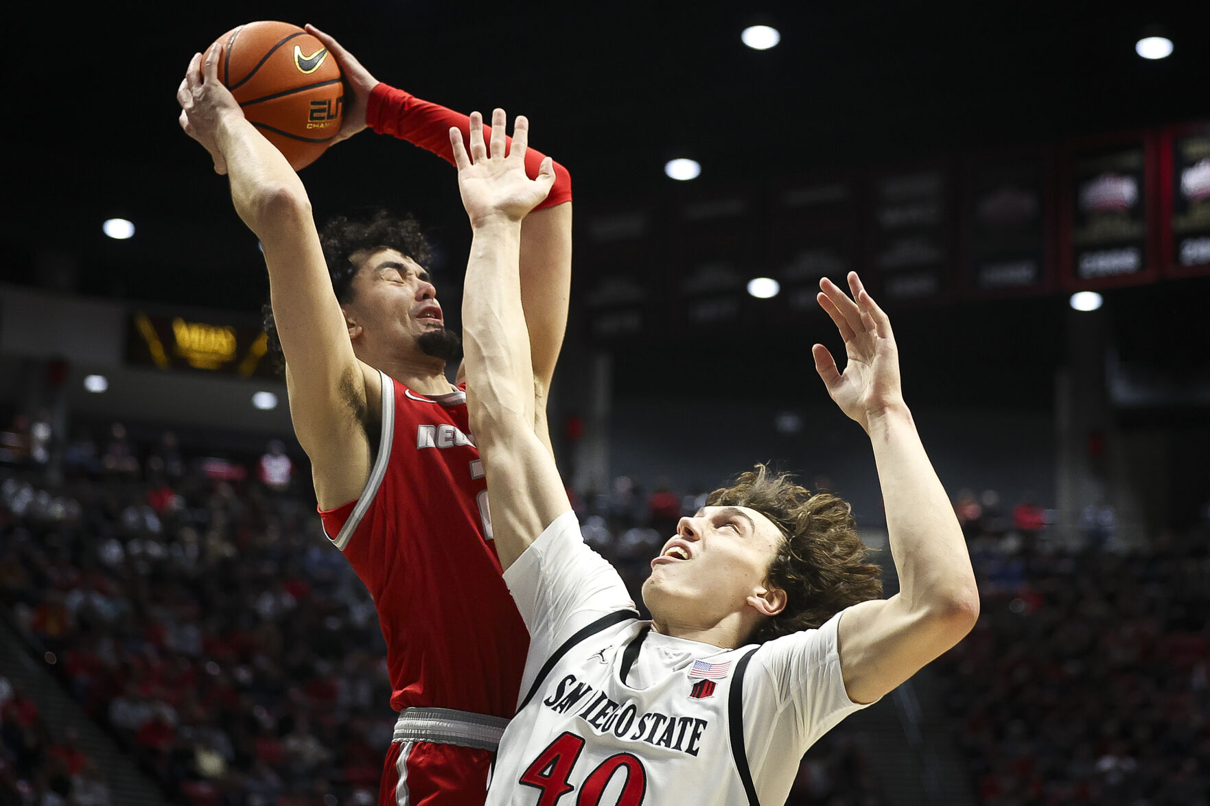 San Diego State beats Lobos 73-65, dropping UNM into first-place tie ...