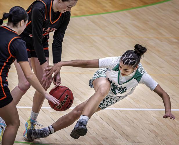 Pojoaque Valley beats district rival Taos 40-27 | Sports ...